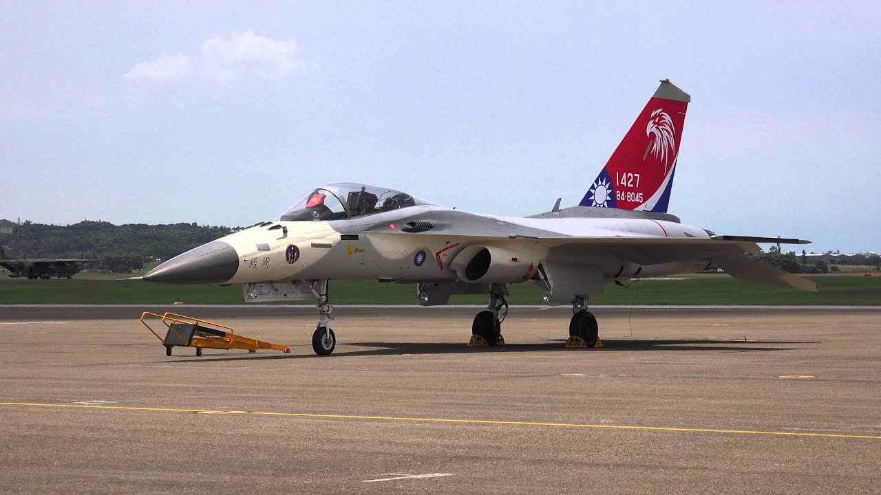 2014.7.19 清泉崗基地 營區開放 2014 Taiwan CCK Air Force Base open - YouTube