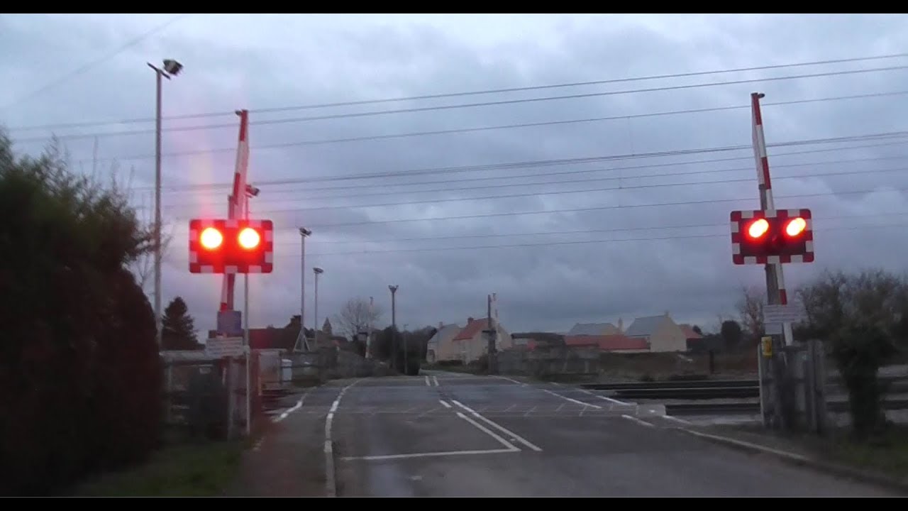(6 Tracks) Maxey Level Crossing, Cambridgeshire - YouTube