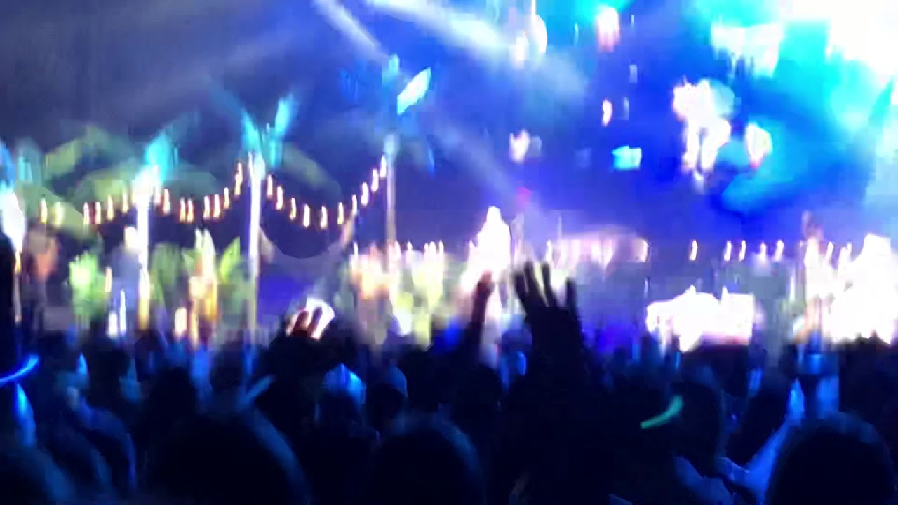 Macklemore BEST DANCE BATTLE! - YouTube