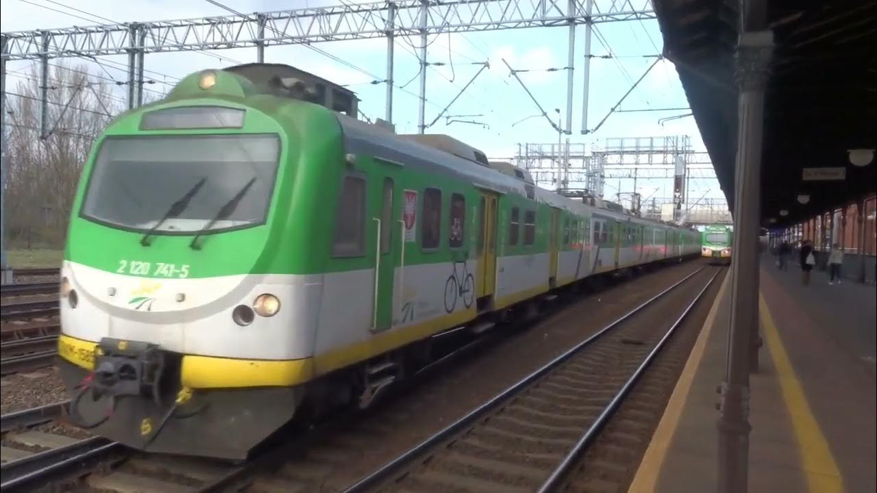 Pociągi na stacji Skierniewice w tym duet Cargo, Captrain oraz zachód Słońca 16.4.2023 - YouTube