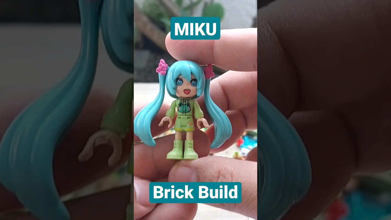 Hatsune Miku Brick Build - YouTube