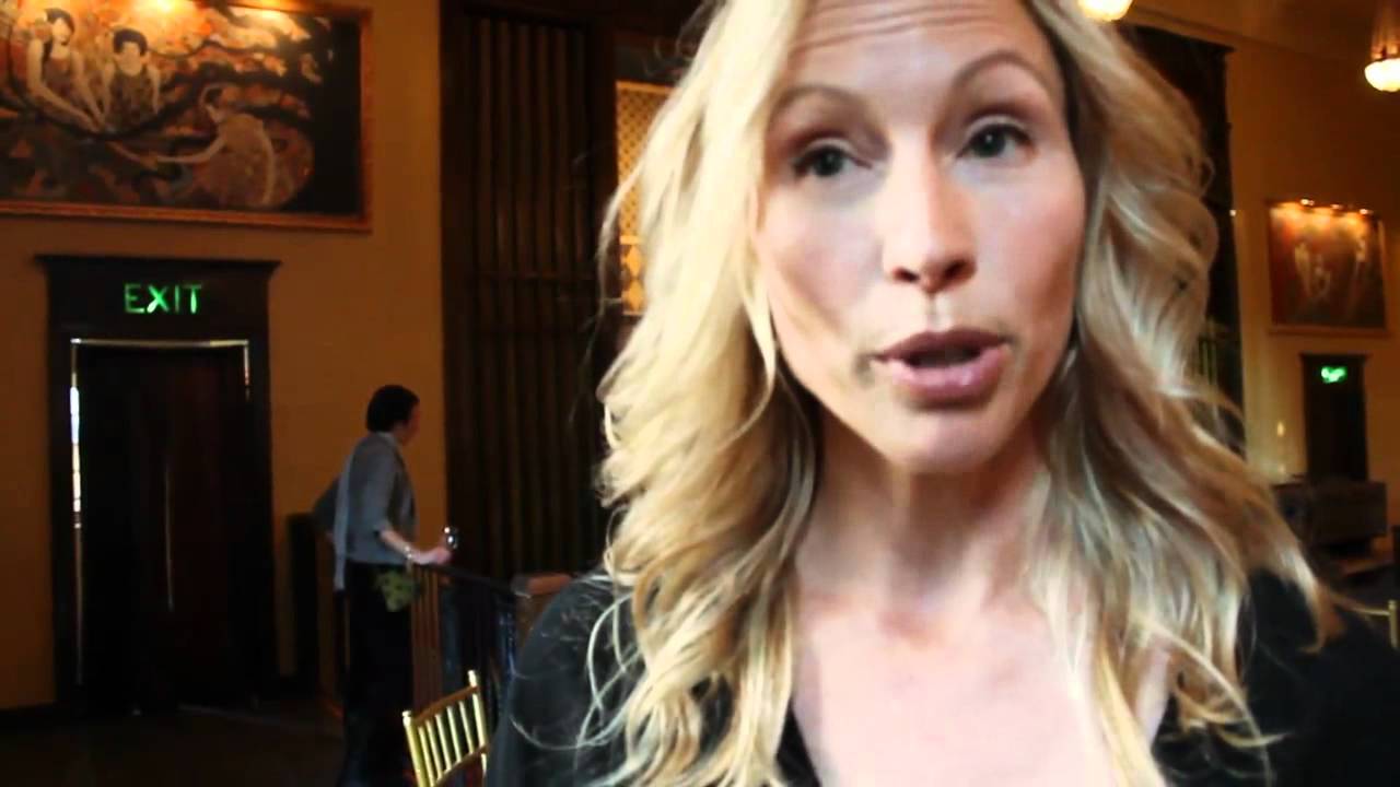 West Seattle Author Sonya Elliott Signs Books at The Sanctuary - YouTube