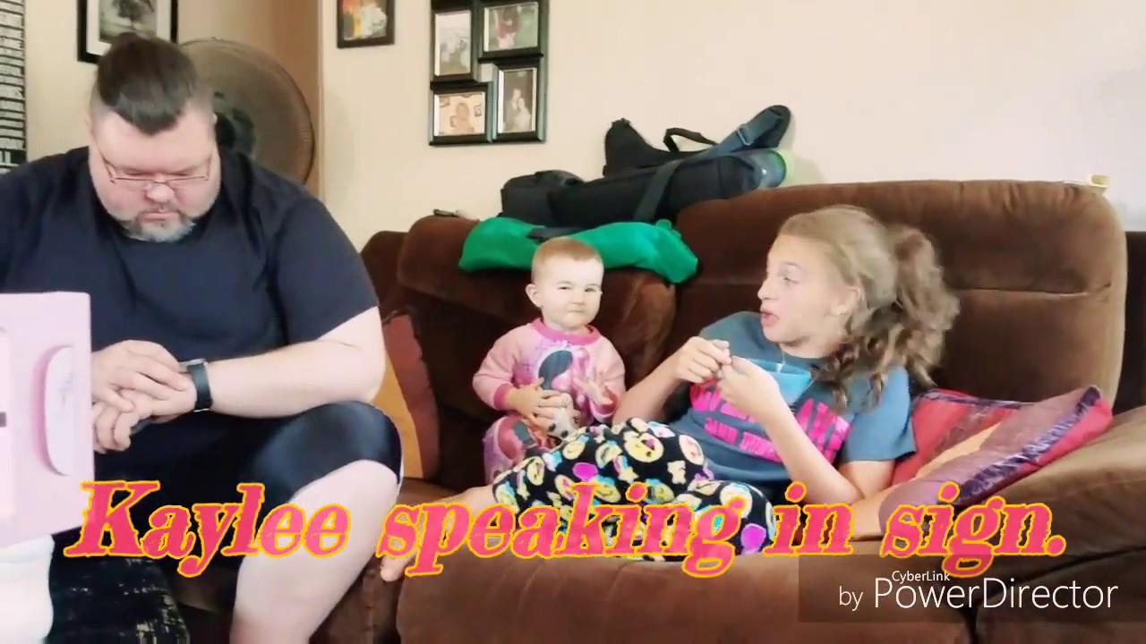 Kaylee talking in sign. - YouTube