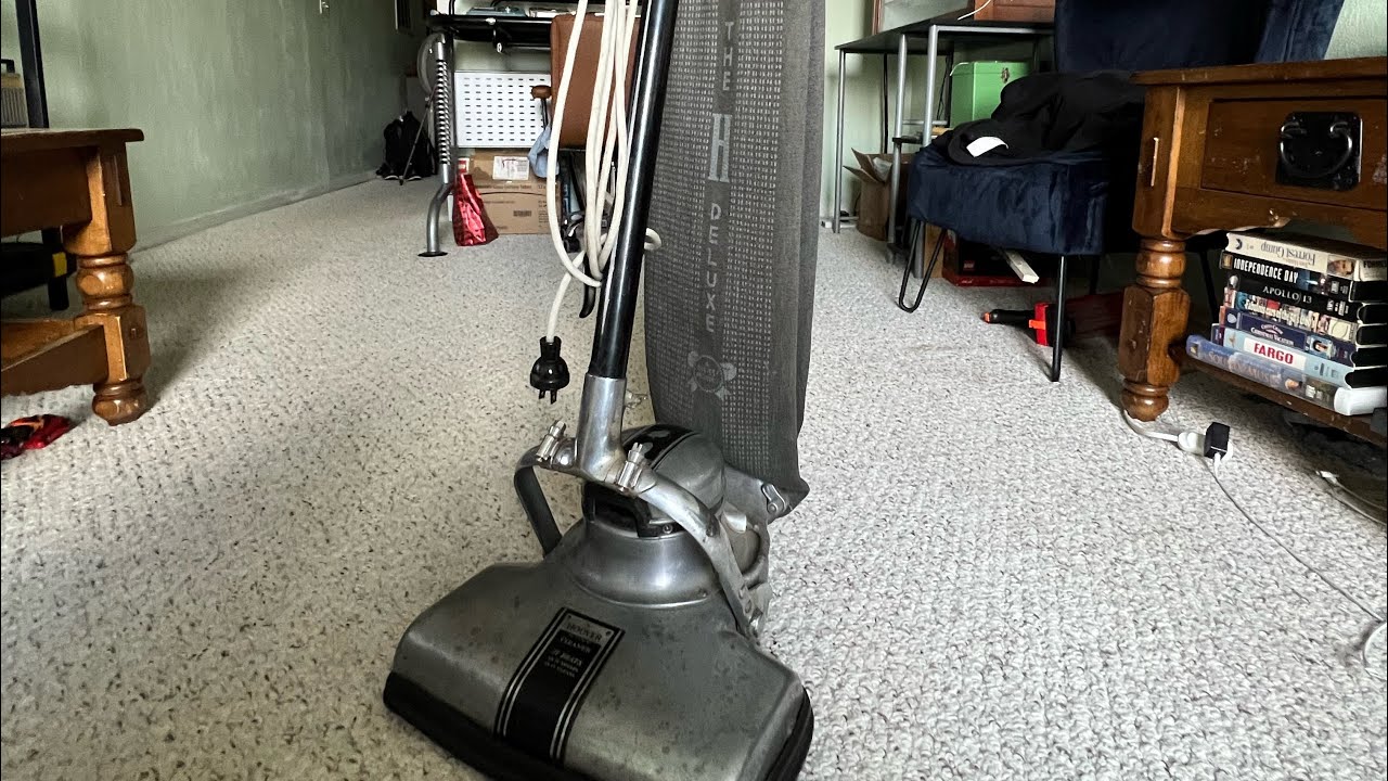 A look at my 1935’ Hoover model 825’ - YouTube
