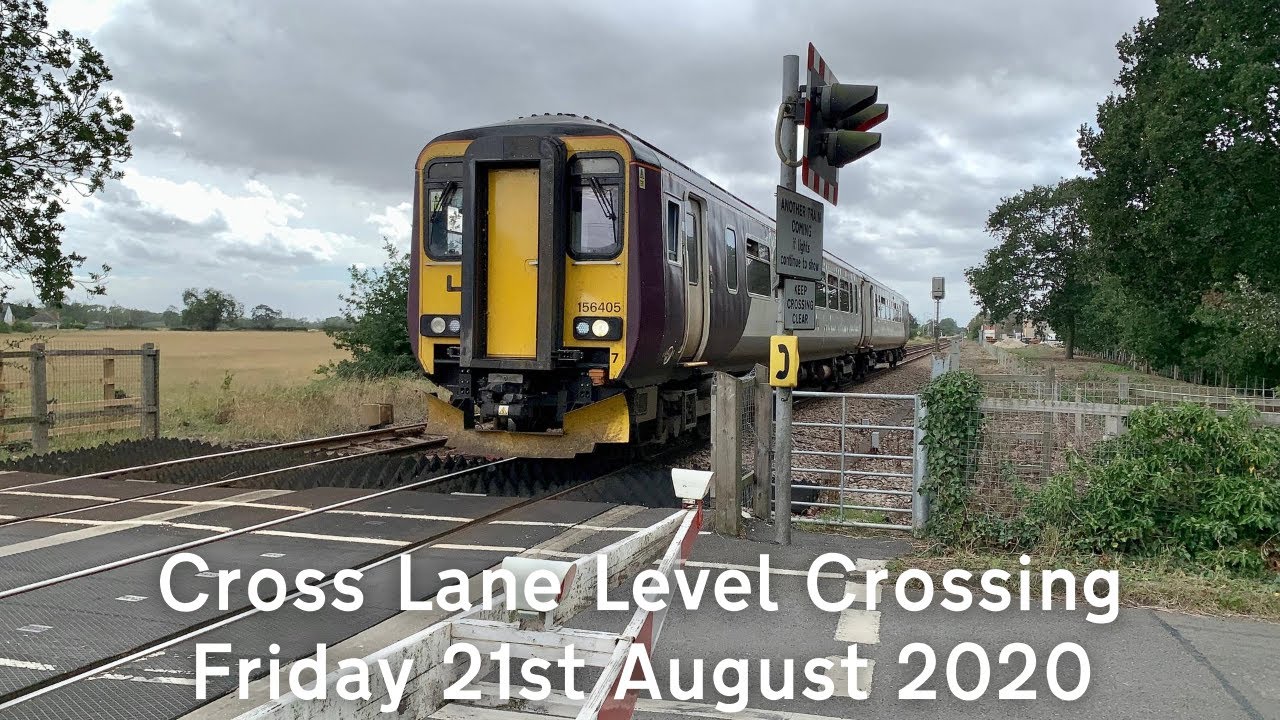 Cross Lane Level Crossing (21/08/2020) - YouTube