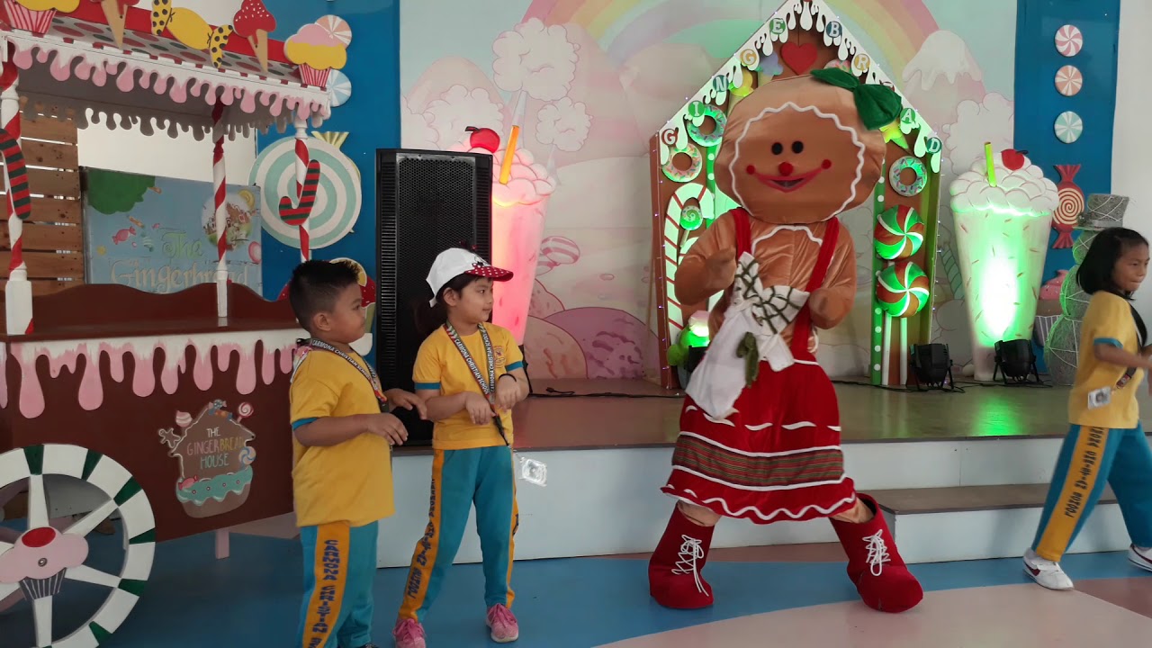BOOM BOOM Dance Showdown with GINGERBREAD Mascot - YouTube