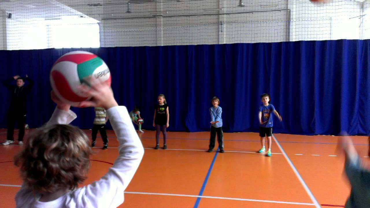Physical Education Lesson with second graders - YouTube