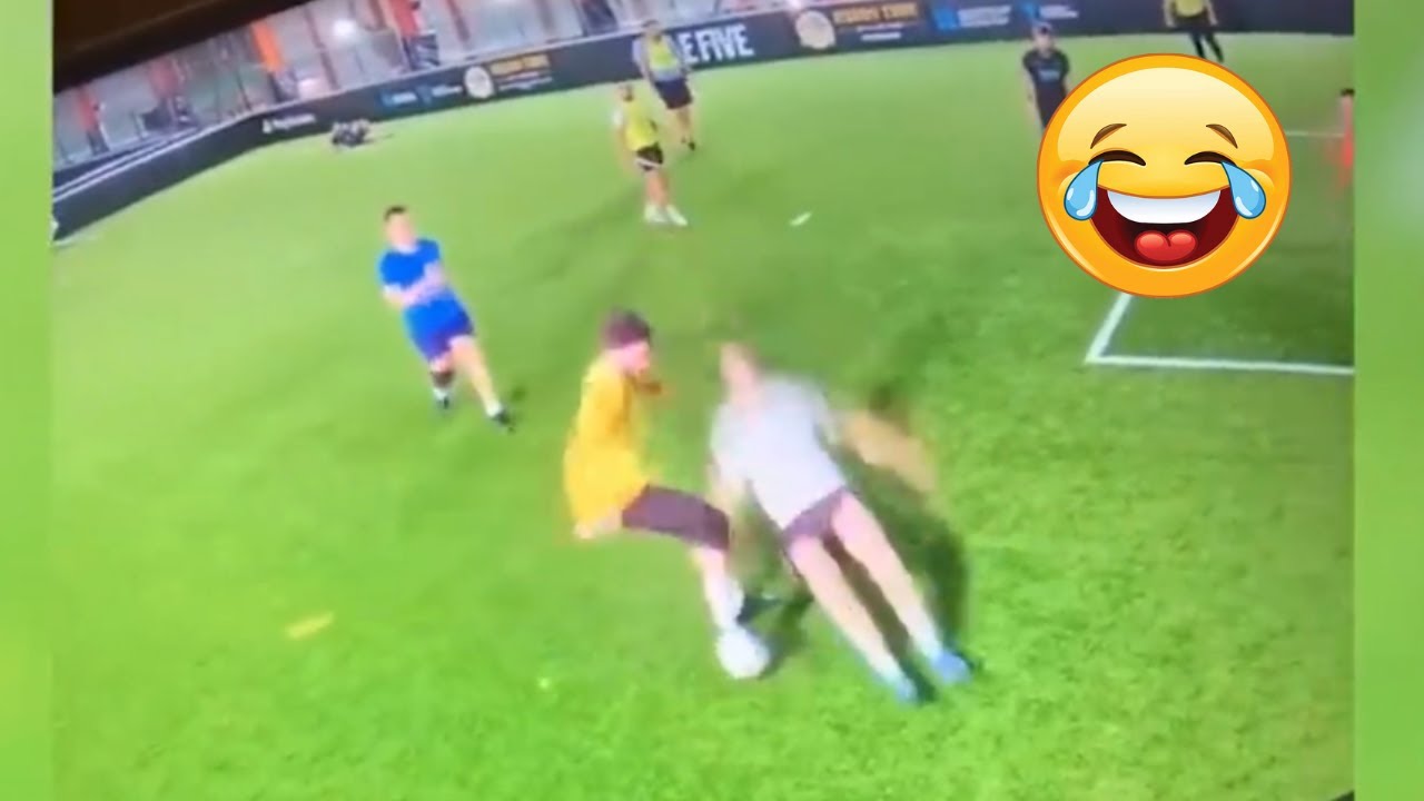 If you laught 4 times You lose - Football Comedy -CRAZY SKILLS, GOALS ...