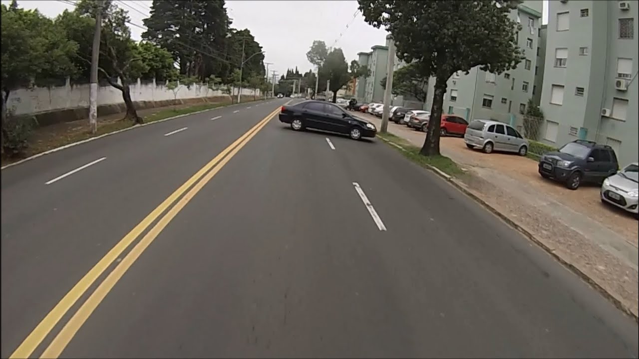 Vídeo altamente perigoso - Motoqueiro Mickey Mouse - KTM Duke - Doc Mad ...