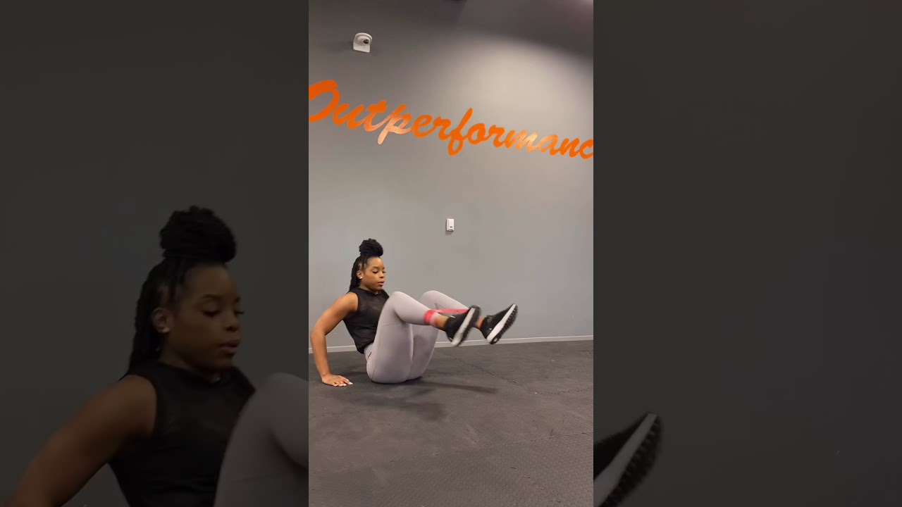 Banded Reverse Crunches - YouTube