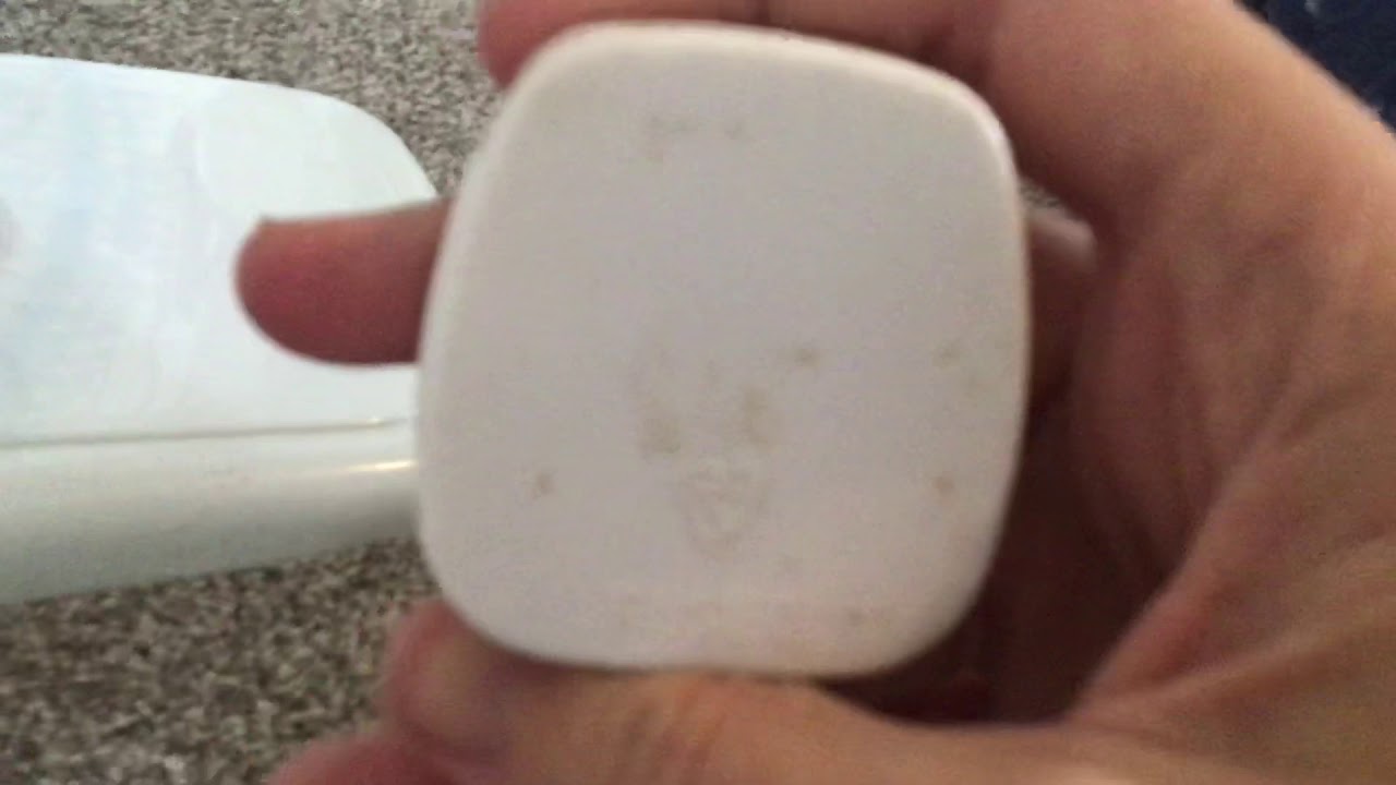 This is the 2004 Duracraft 12 inch desk fan - YouTube