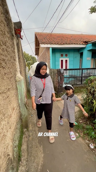 Anak Dan Ibu Dikagetin Can Macanan Dari Belakang - YouTube