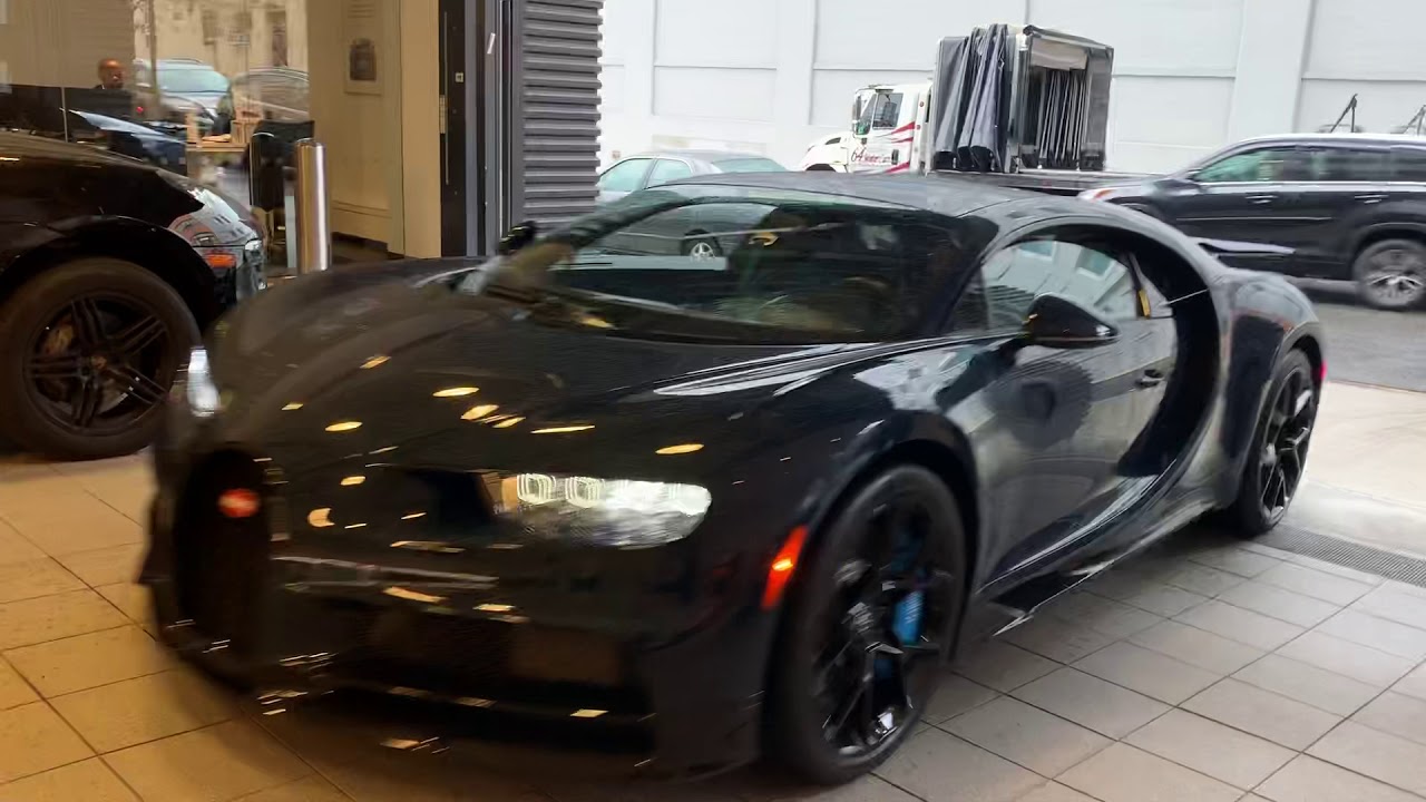 Bugatti Chiron pulling into New York City dealership! - YouTube