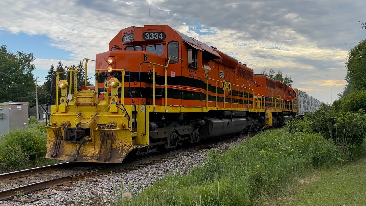 QGRY 3334 & RLK 3410 at Naughton (6/26/2025) - YouTube