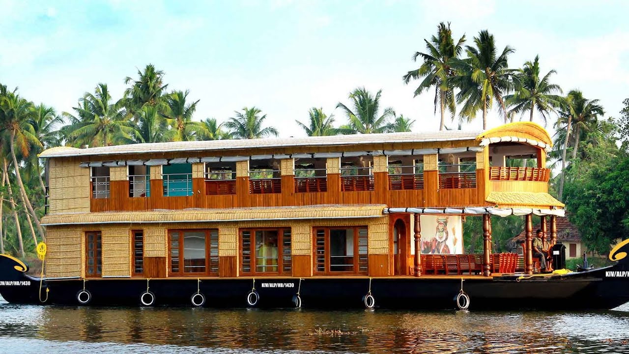 This Floating Houseboat Feels Like a Moving Home | Peaceful Luxury ...