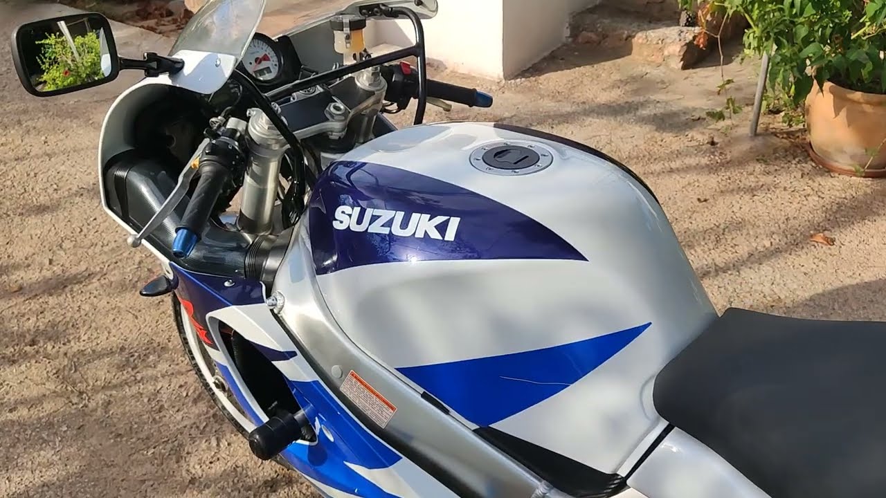 Gsxr 750 98 SRAD - YouTube