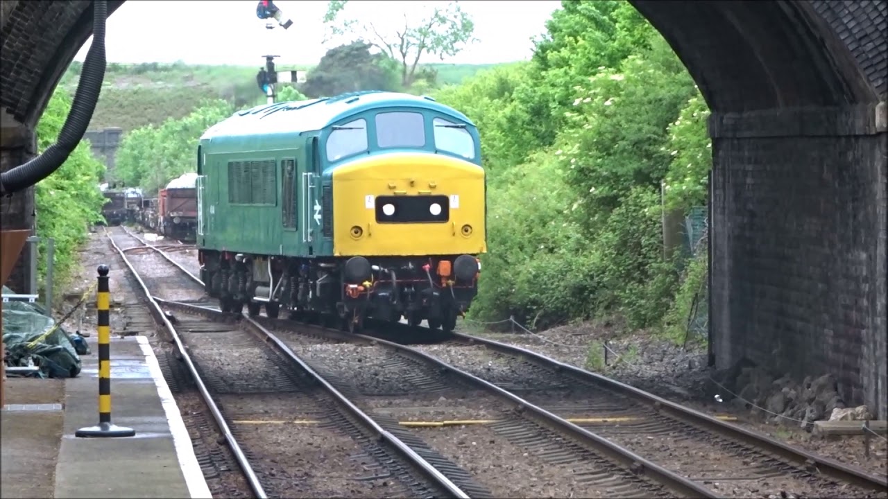 Class 45 diesel on Gloucestershire Warwickshire Steam Railway - YouTube