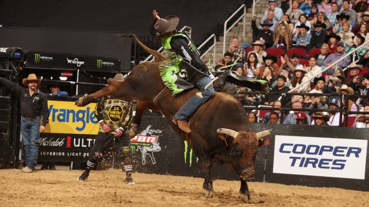 Divino Delivers: 90.25 Points on Ricky Vaughn Wins Houston Event! - YouTube