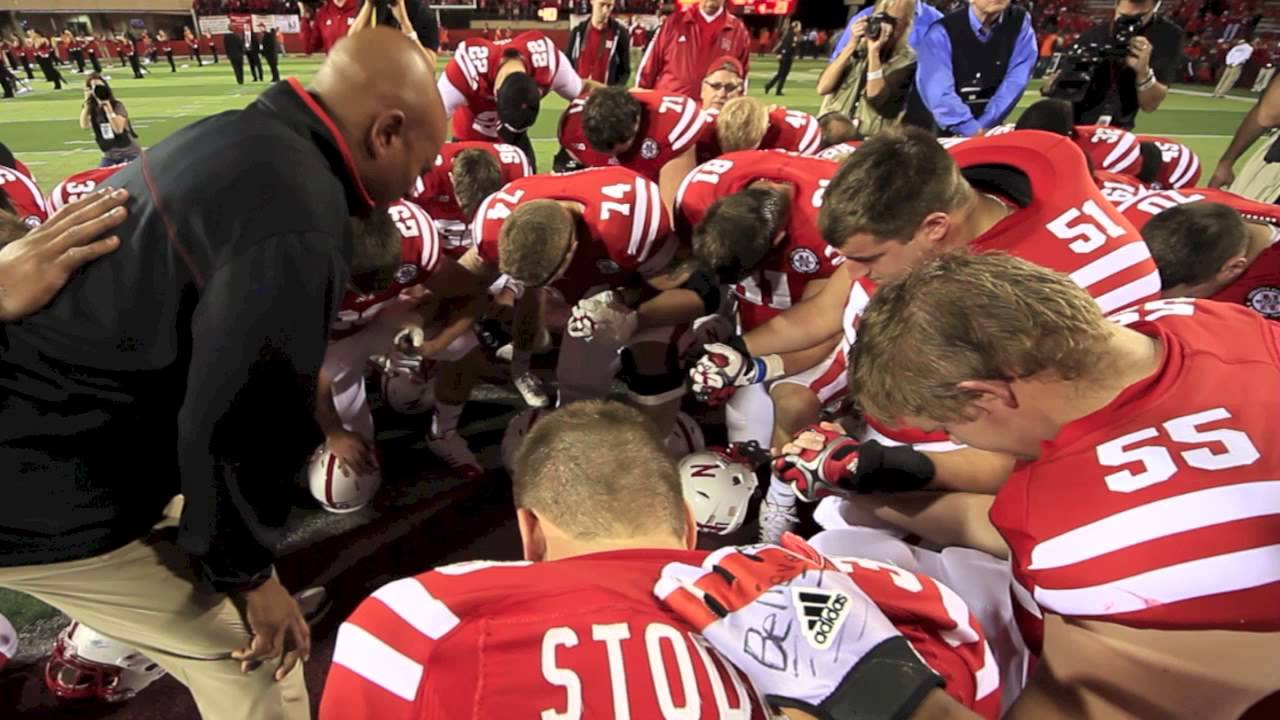 Nebraska team prayer after Penn St. game- (11-10-2012) - YouTube