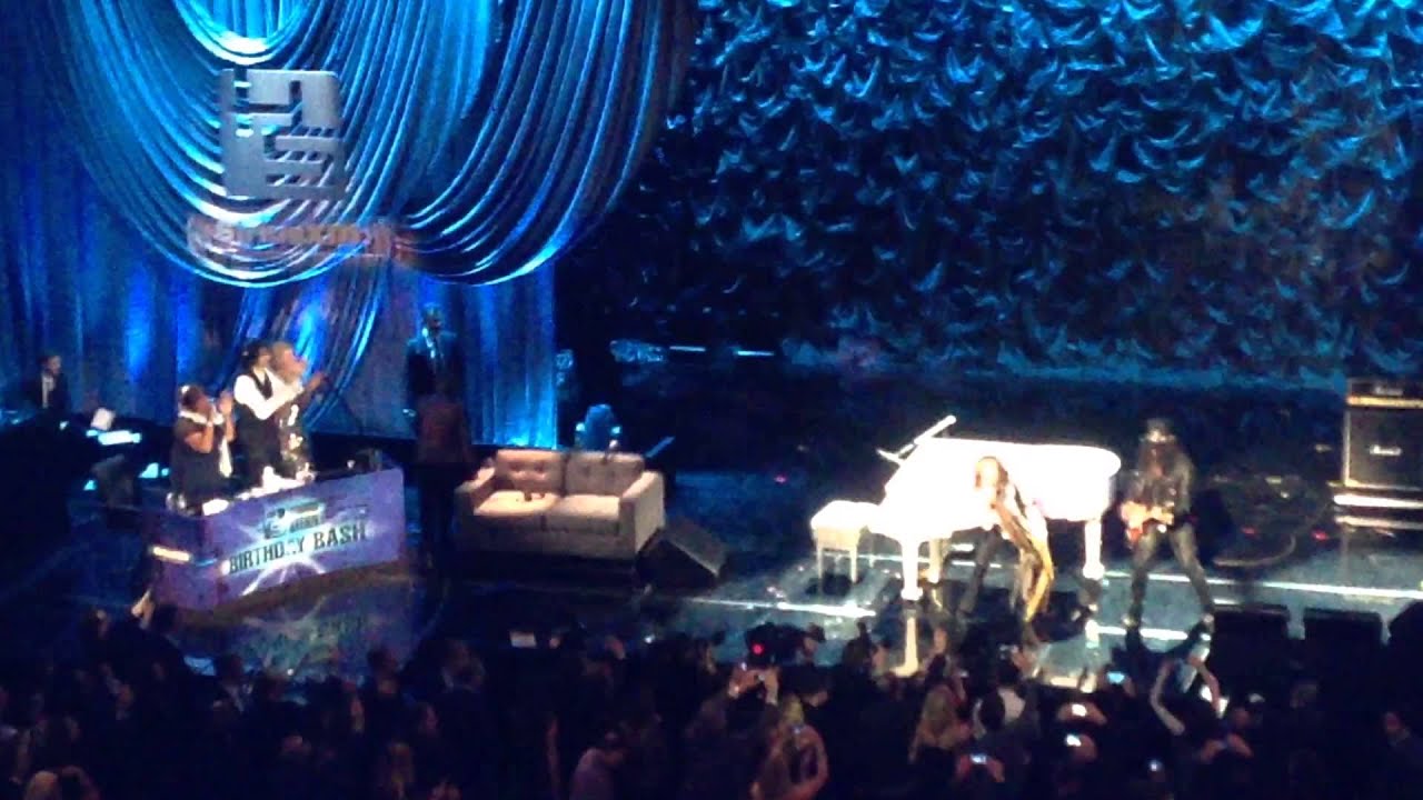 Slash's guitar solo during "Dream On" - Howard Stern Birthday Bash ...