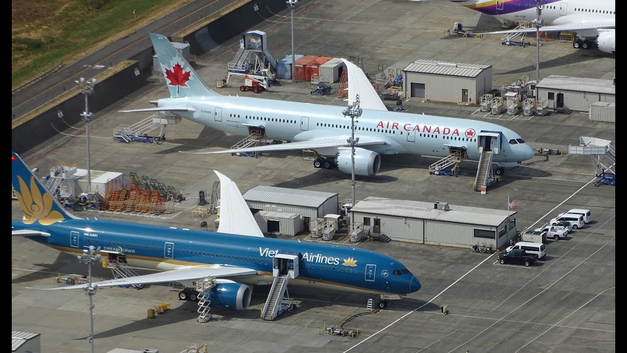 Helicopter Ride Over Boeing Flightline of 787, 767, 777 & 747-8 ...