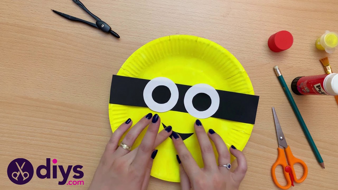 How to Make a Paper Plate Minion - YouTube