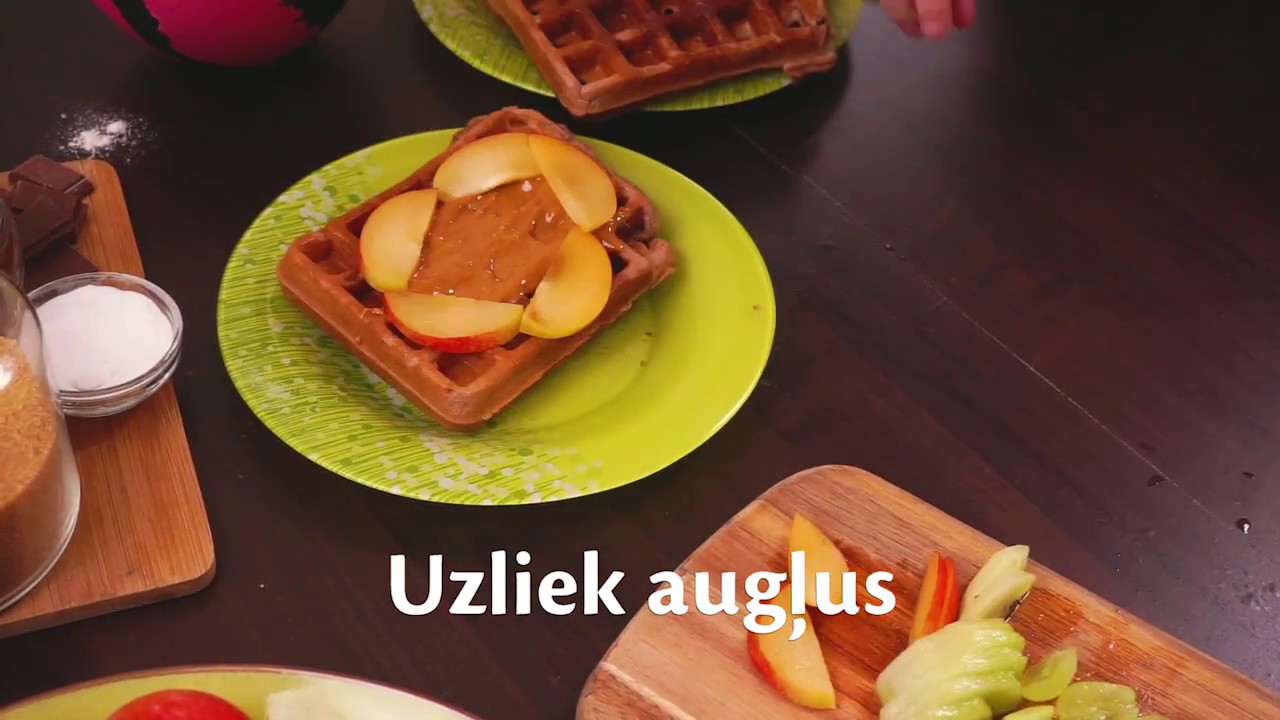 Maxima recepte: šokolādes vafeles ar augļiem - YouTube