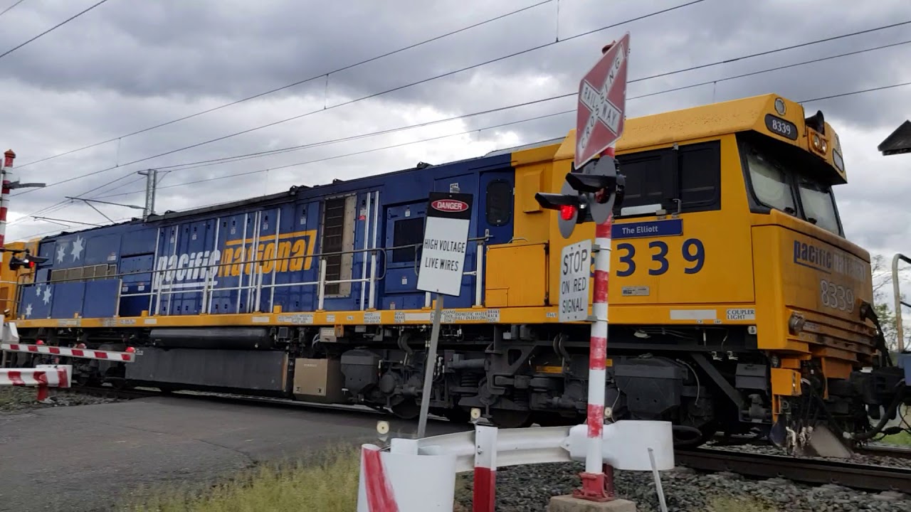 Pacific National QLD coal train at Westwood. - YouTube
