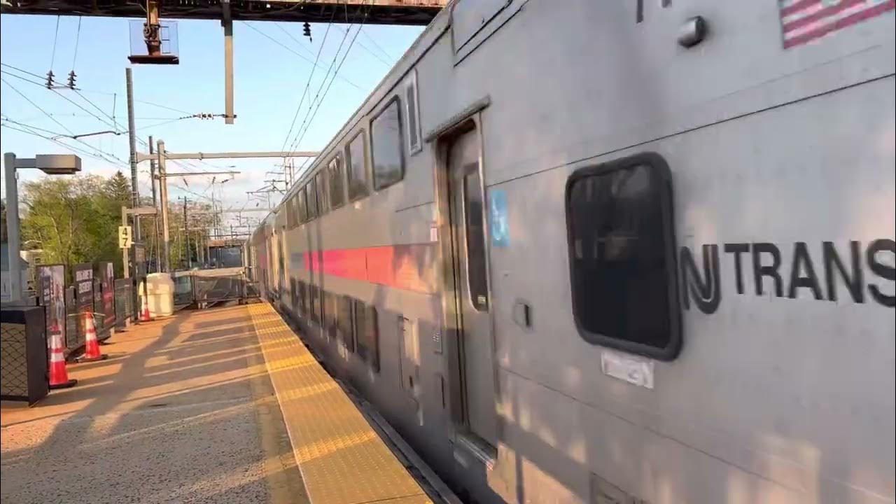 NJT 4630 ALP46 leads NJT 7863 through Princeton junction - YouTube