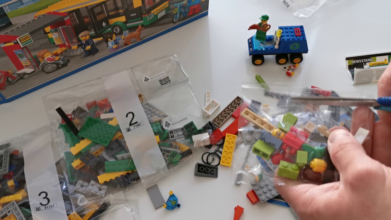 UNBOXING: LEGO CITY 60154 Bus Station / Zastávka autobusu (2017) Part 1 ...