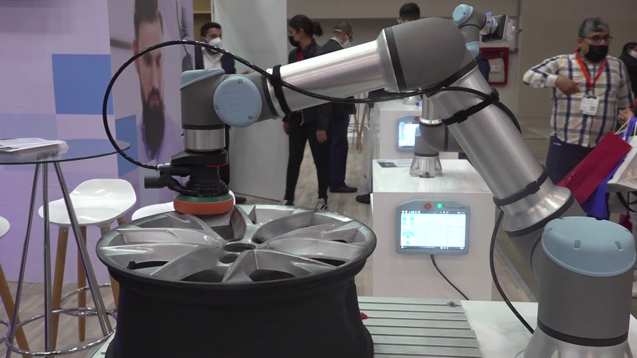 Universal Robots, el mundo está cambiando - YouTube