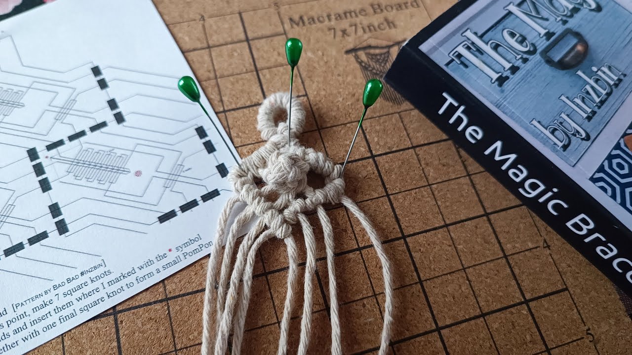 Macrame Tutorial Berry Knot - YouTube