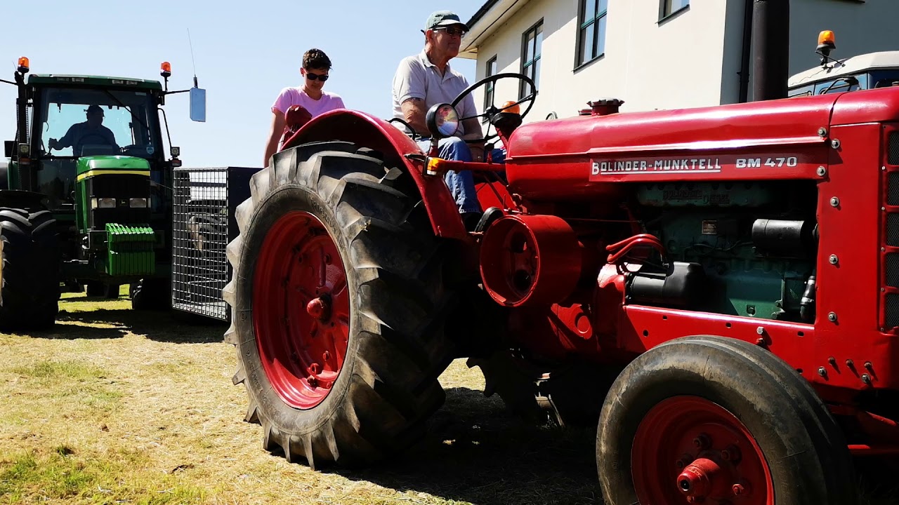 Colyton vintage tractor run setting off 2018 - YouTube