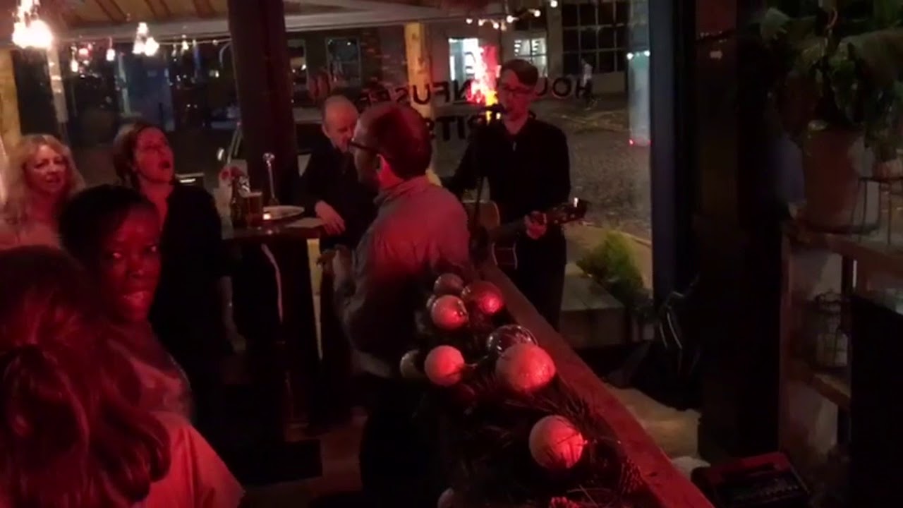 A night in Clerkenwell - Simon Cragg - YouTube