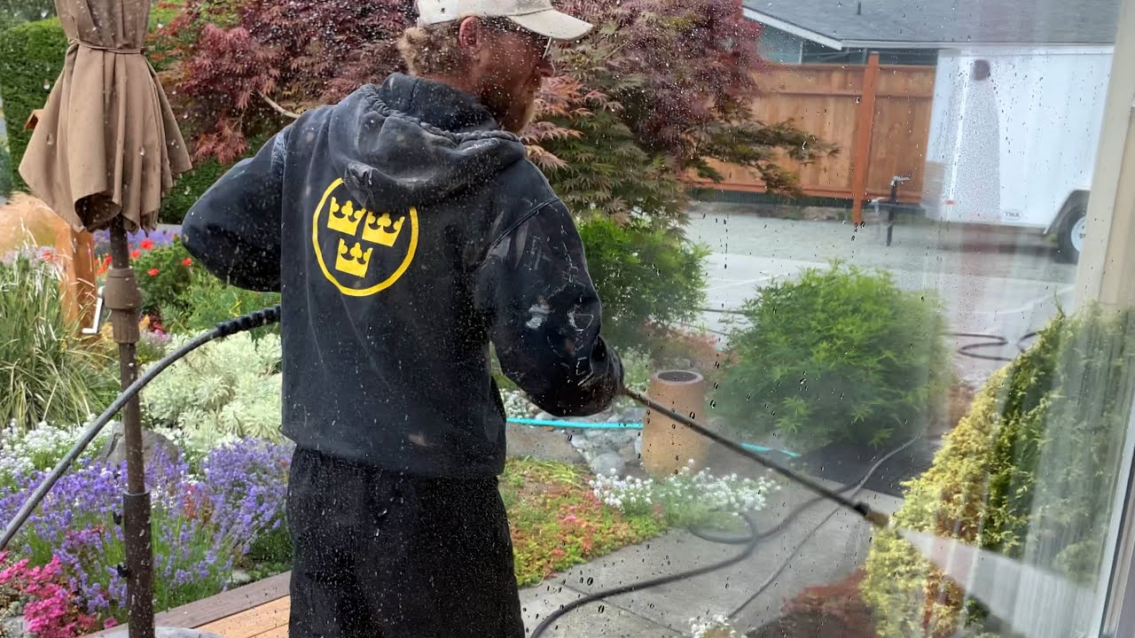 Painting the Exterior of Our House – Step 1, Apply Cleaner and Pressure ...