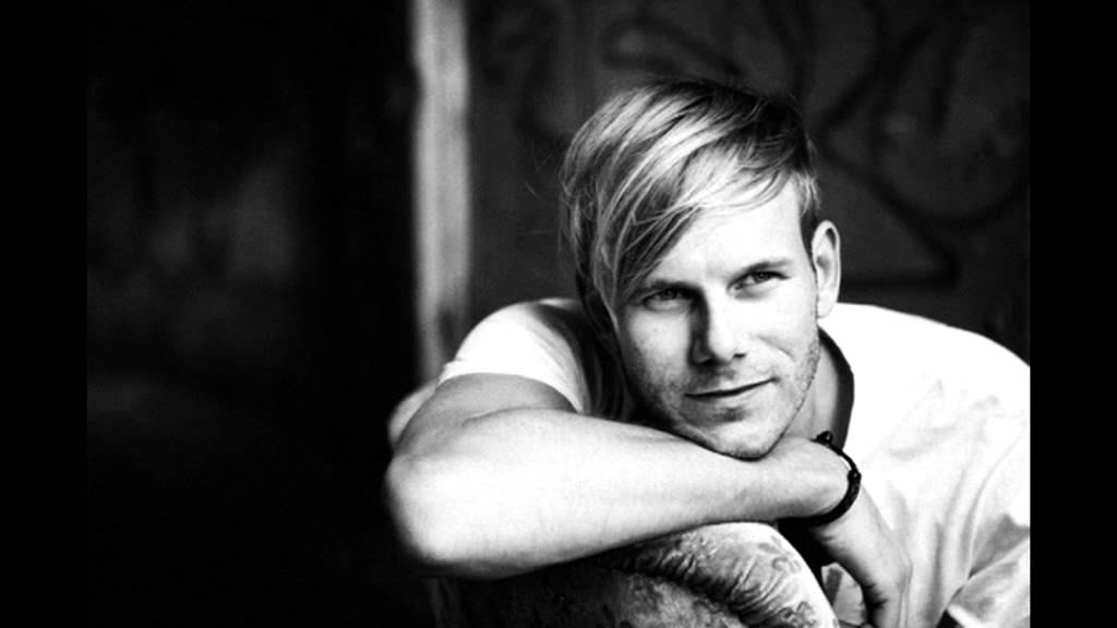 Tom Hugo - Million Doors - YouTube