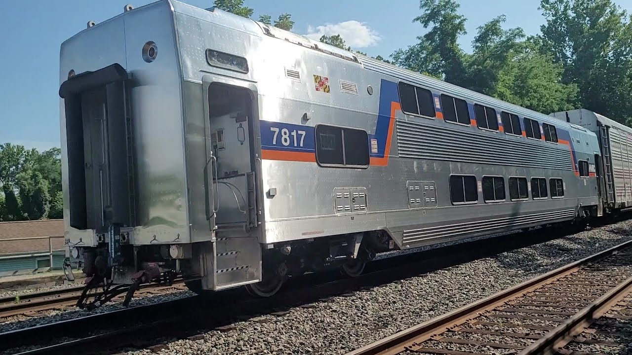 A Freshly Rebuilt MARC Car And A CM44 Leading M331 - YouTube