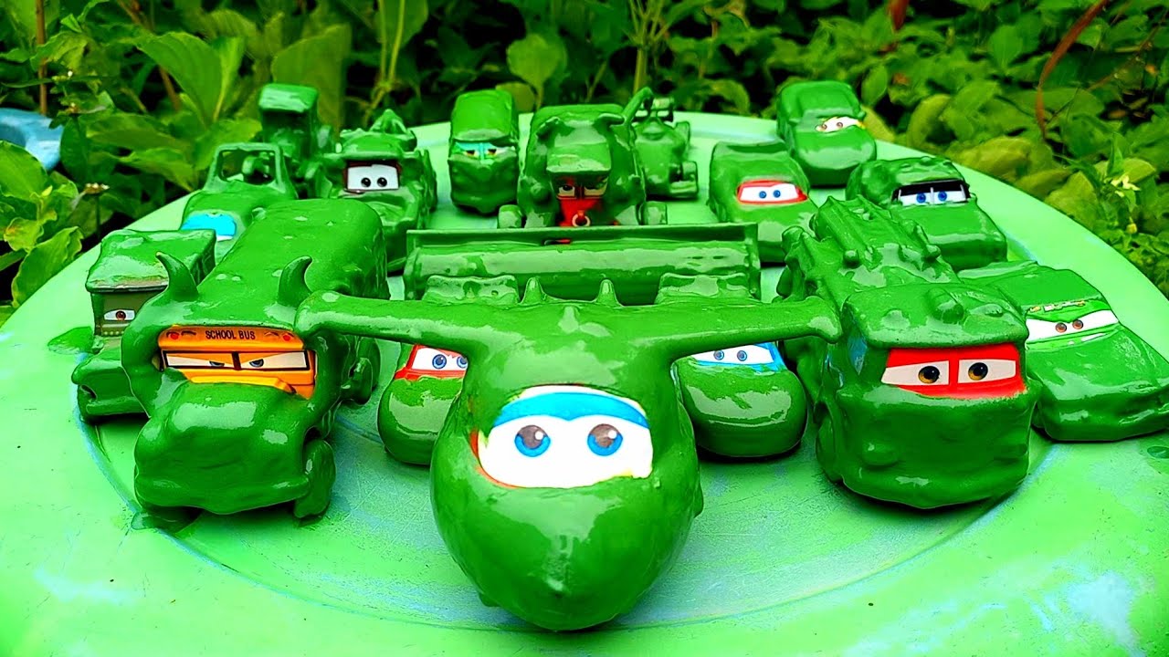 Looking For Disney Pixar Cars, Lightning McQueen, Miss Fritter, Red ...