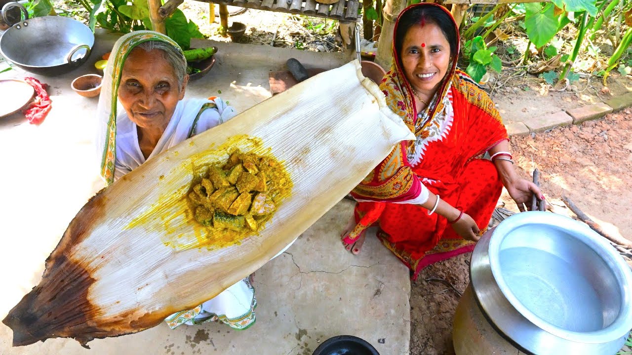 Bengali Ilish vapa in bettel nut tree shell | সুপারি গাছের মোচার খোলায় ...
