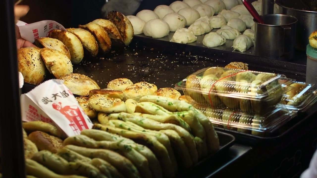 Black Pepper Baked Buns | Taiwan Street Food | Raohe Night Market Food ...