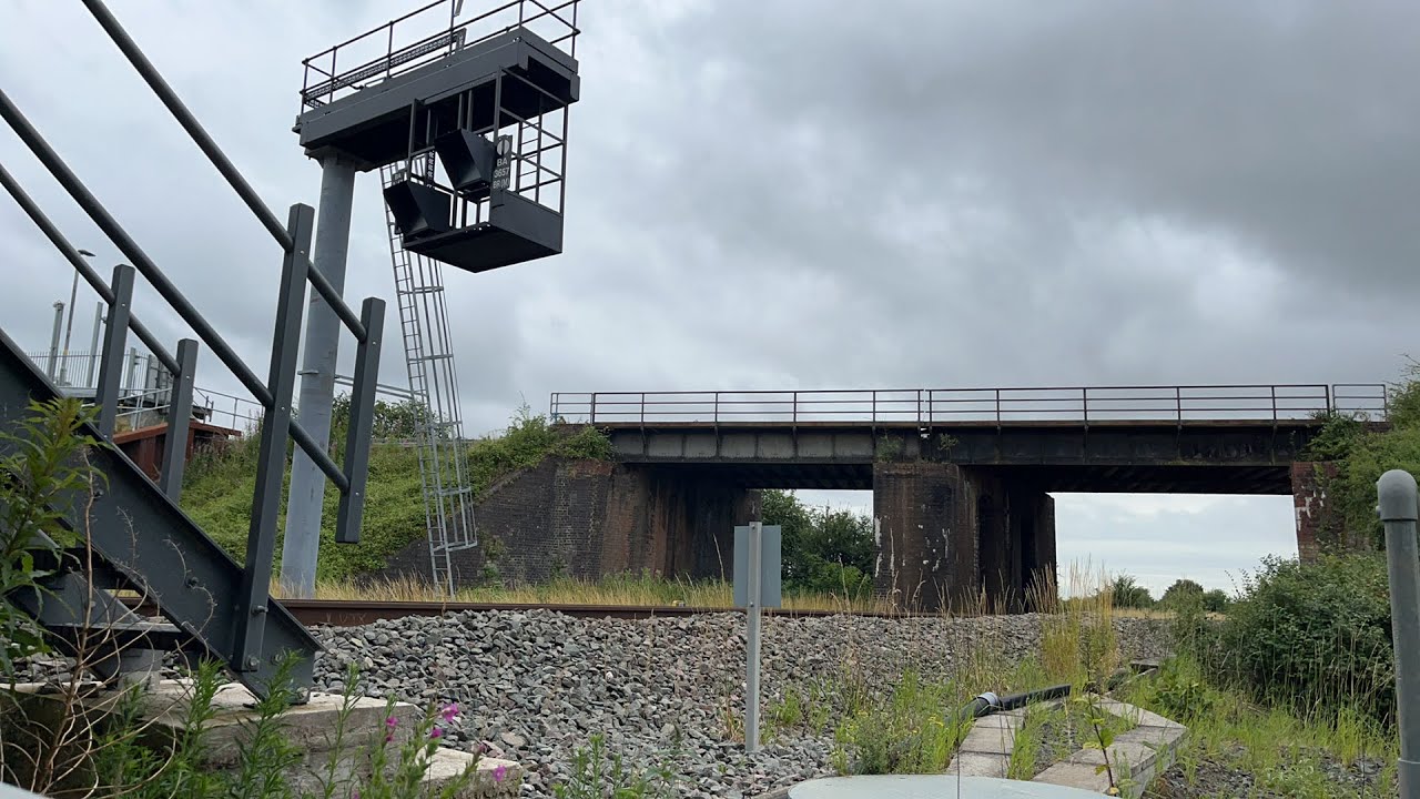 Trains at Worcestershire Parkway | Live Rail Cam | - YouTube