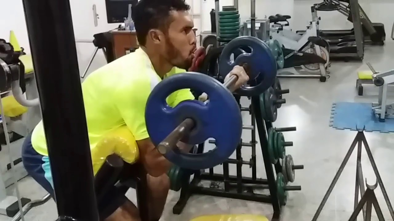 Rosca scott no banco invertido-Exercício para Bíceps - YouTube