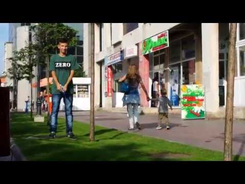 Pipi in public | Constantin