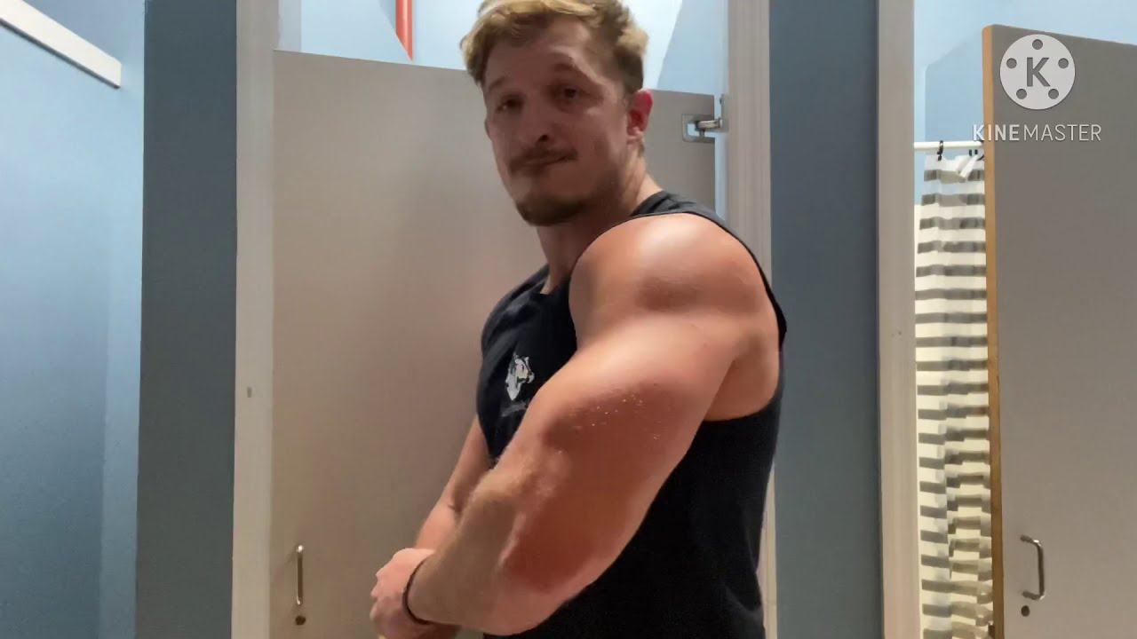 Dad Bod flexing - YouTube