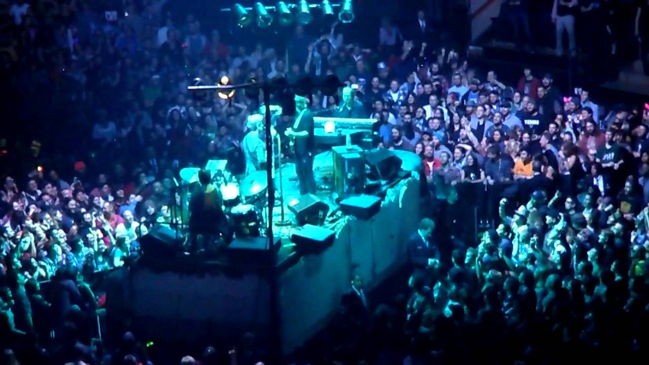 Phish - Icculus - 12-31-13 Madison Square Garden, NYC - YouTube