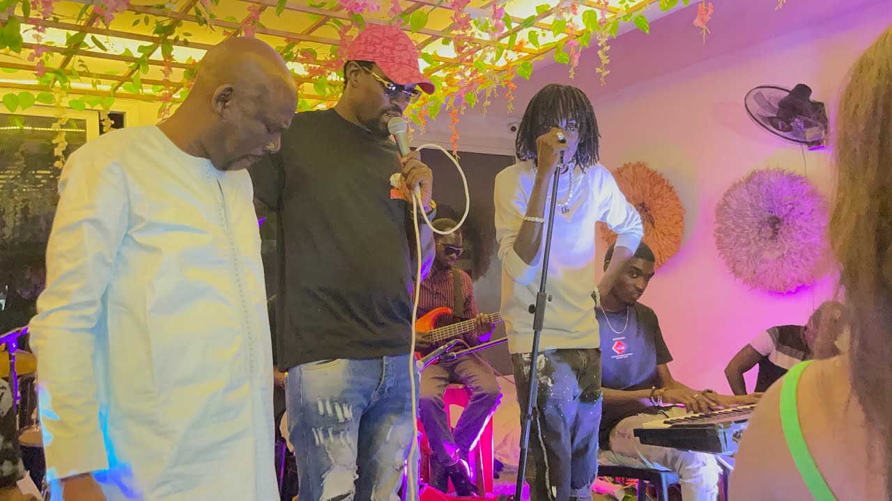 Live Cop 21 Kébé Seck recadre Bambaly Seck Dj Padros sur scène 🎬 - YouTube