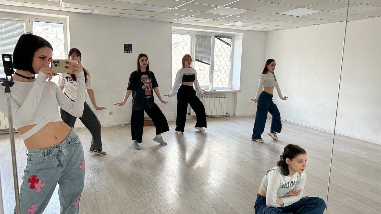 ‘STEP BACK’ last rehearsal 💋 - YouTube