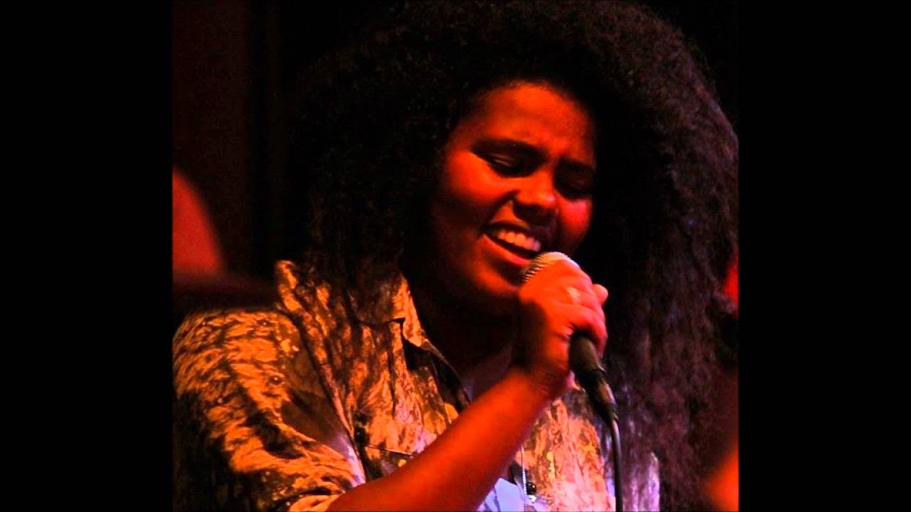 Wake me up - Own version Hannah - YouTube