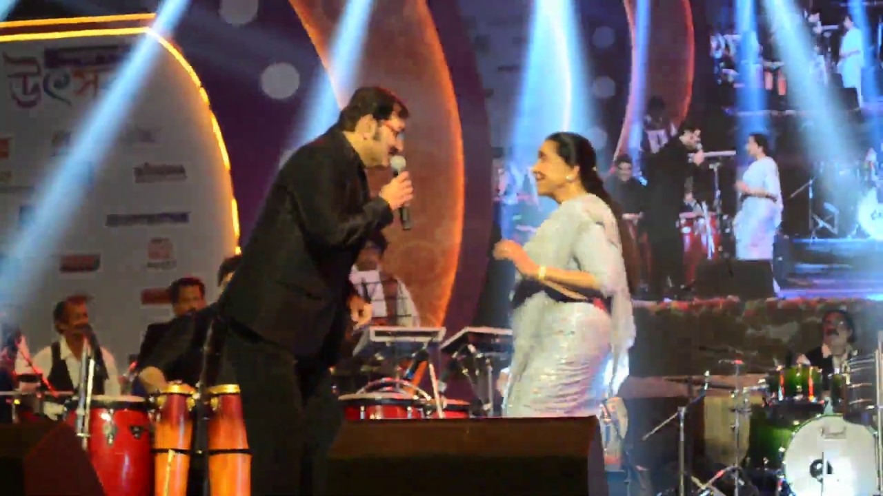 Asha Bhosle Dance on Live Concert | Triyaa Das Coverage | Triyaa Das ...