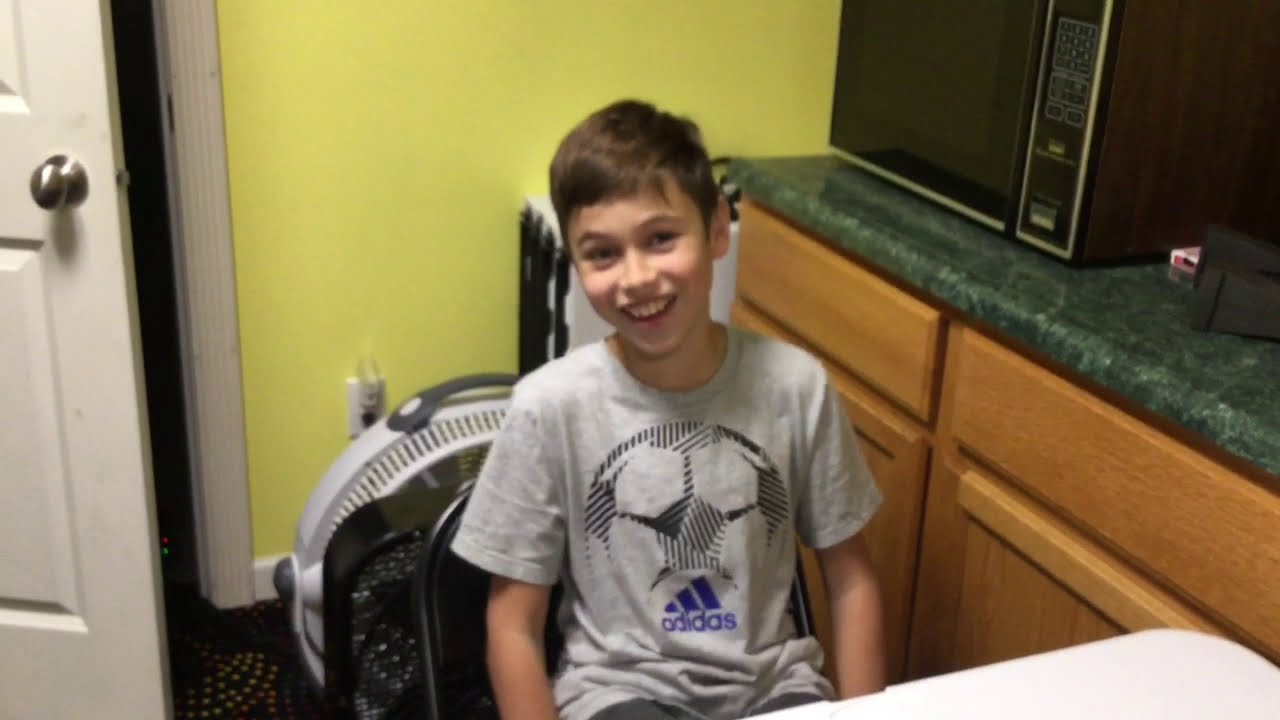 Slot Car Battle 2 - YouTube